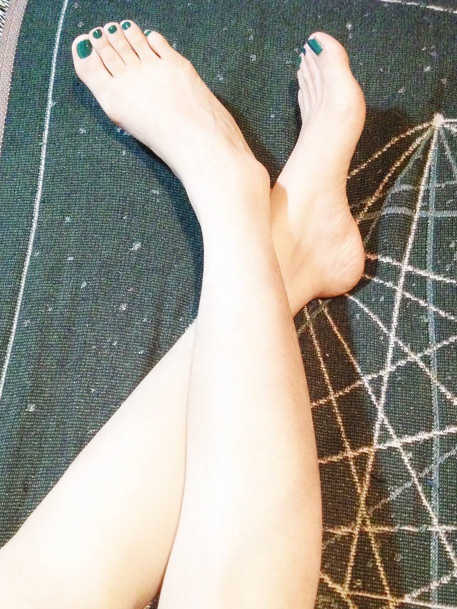 Do you like this dark teal on me? 😘💚💙 | Scrolller