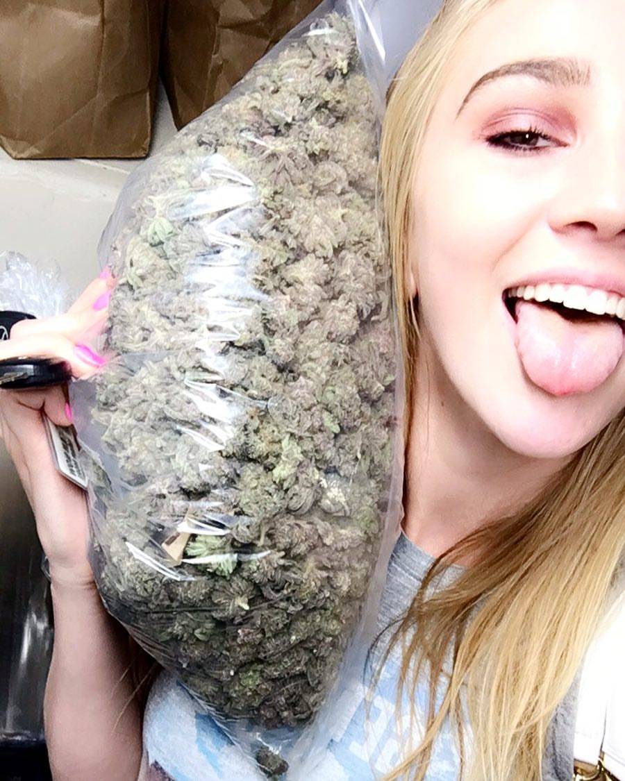 What really turns her on (size matters) | Scrolller