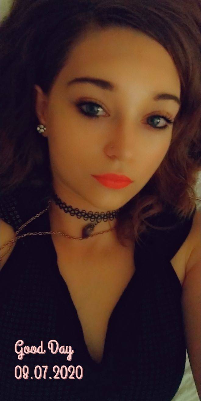 What's your first thought? F, 22 | Scrolller