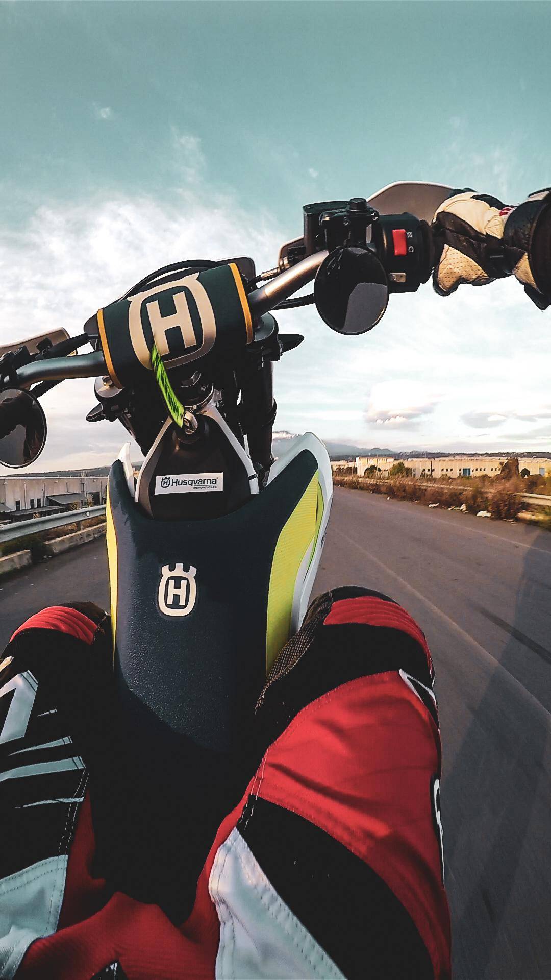 Wheelie Pov | Scrolller