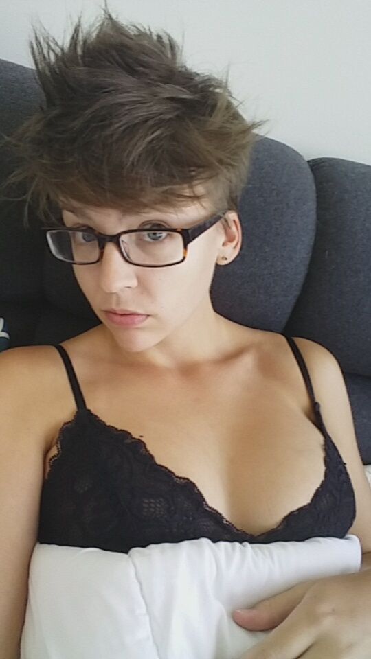 When your bedhead makes you look like a saiyan | Scrolller