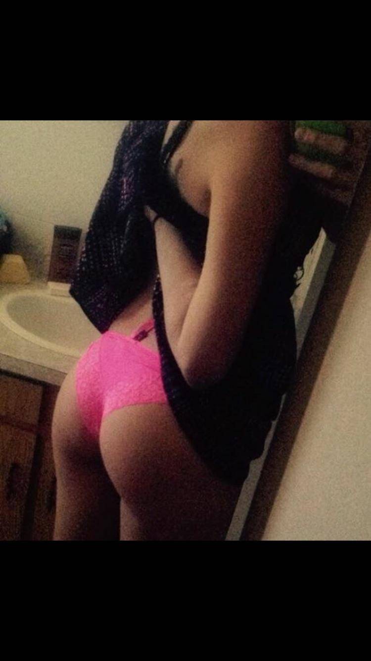 Where are all the locals!? | Scrolller