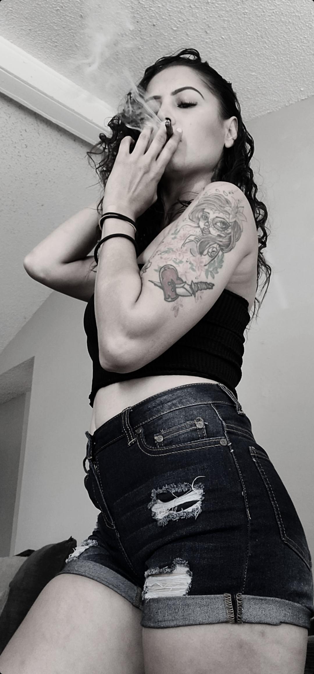 Newly single and ready to mingle. Come find me and let's play! | Scrolller