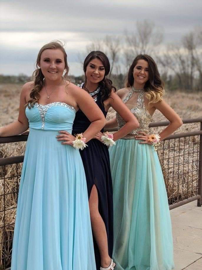 Which girl you taking to prom? | Scrolller