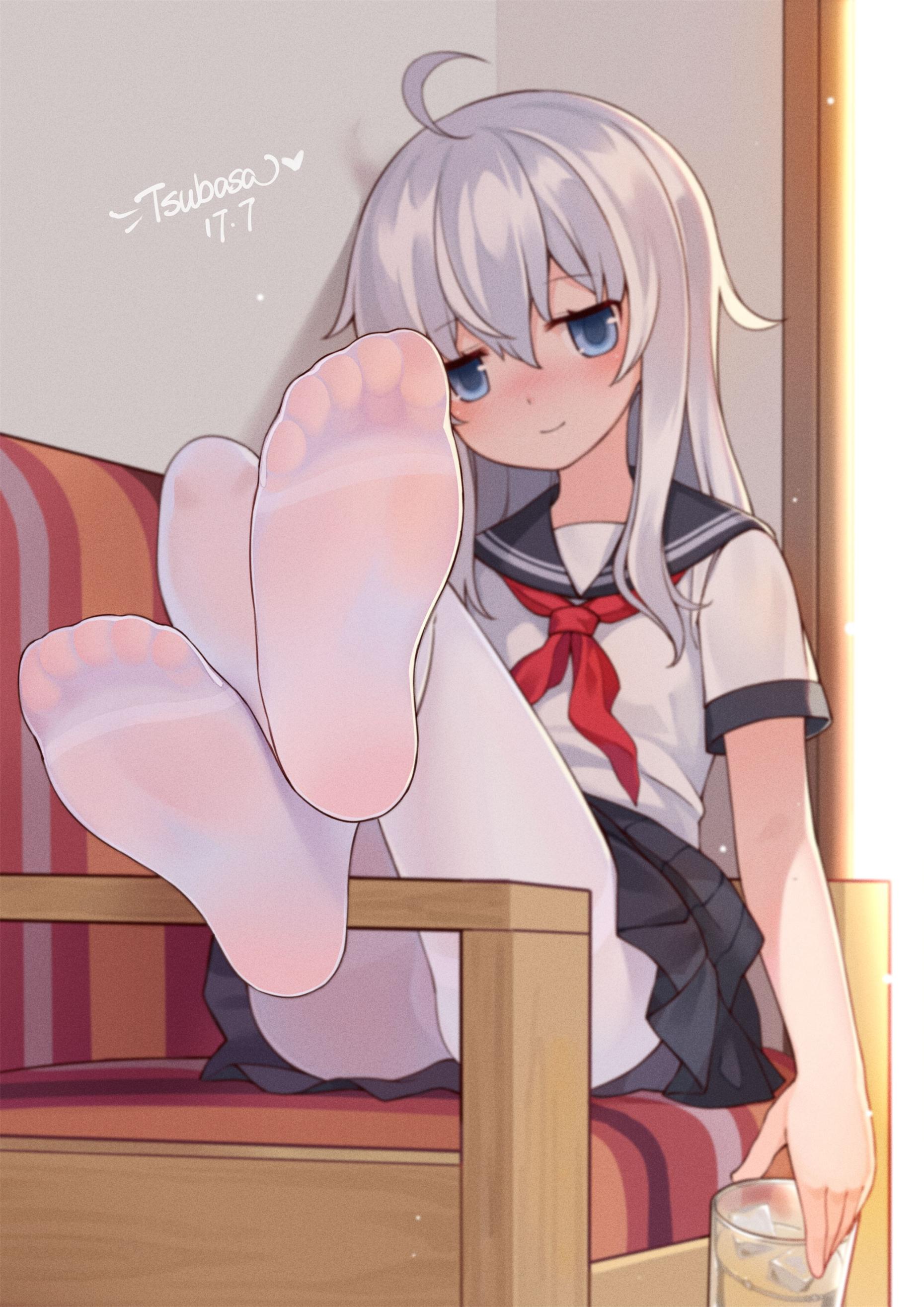 White stockings | Scrolller