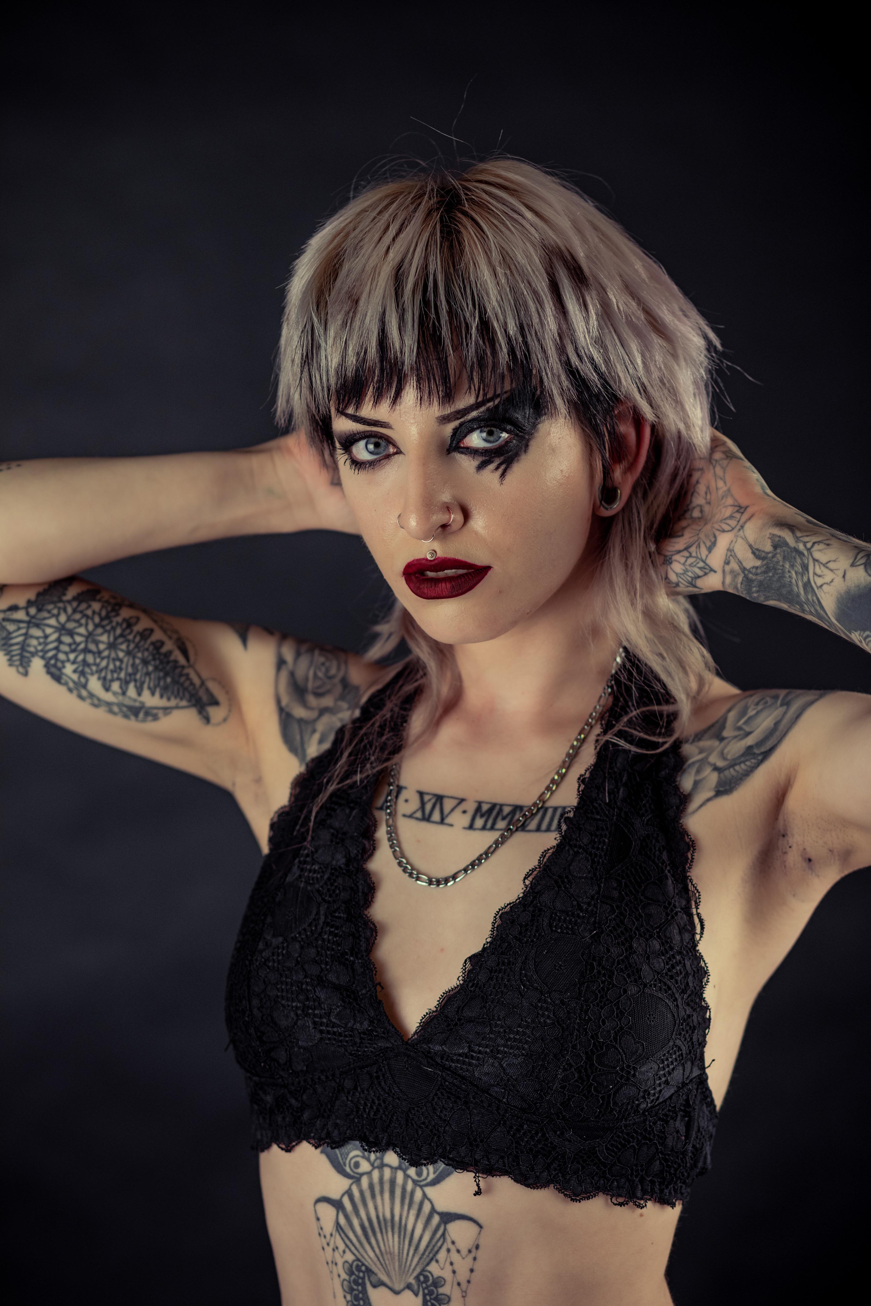 Who likes dramatic lighting? 😍🖤 | Scrolller