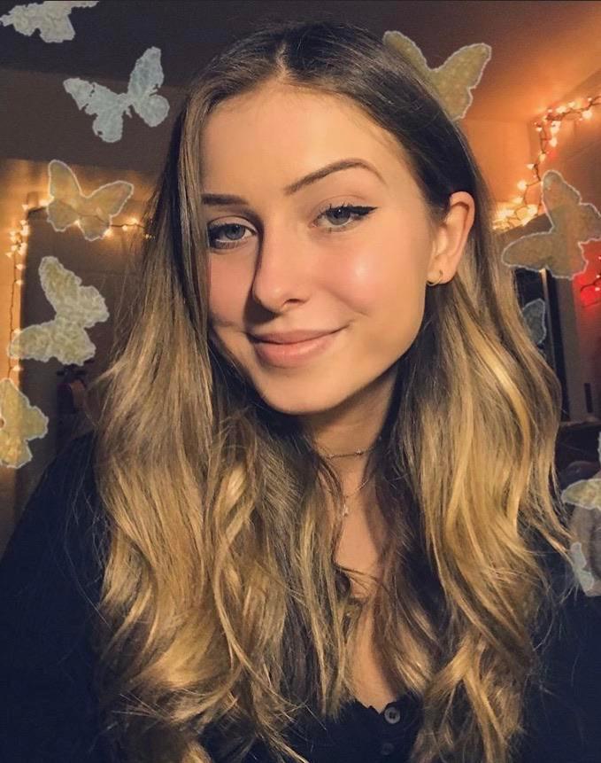 Who wants to cum on my sisters face | Scrolller