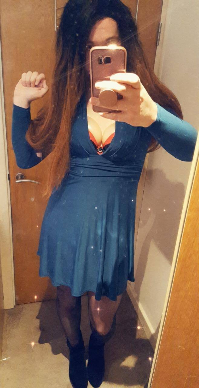 Who wants to see the lingerie under here revealed 😉💖 | Scrolller