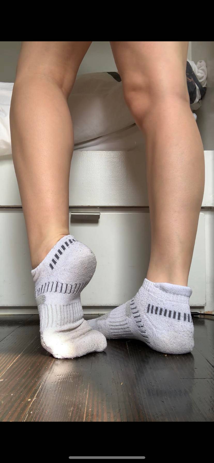 Who wants to smell these smelly, sweaty, stinky socks? I know you do😈 dm me | Scrolller