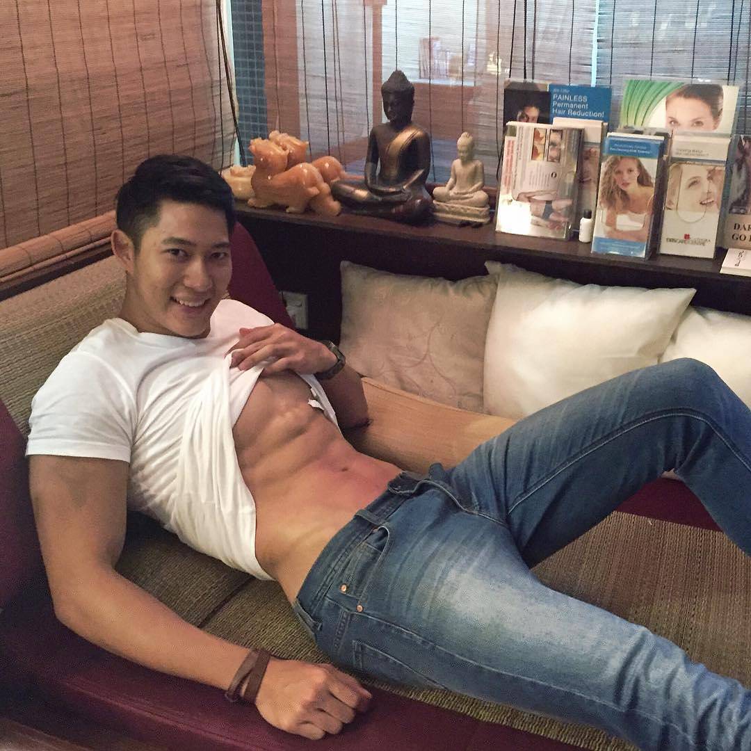 Why hello | Scrolller