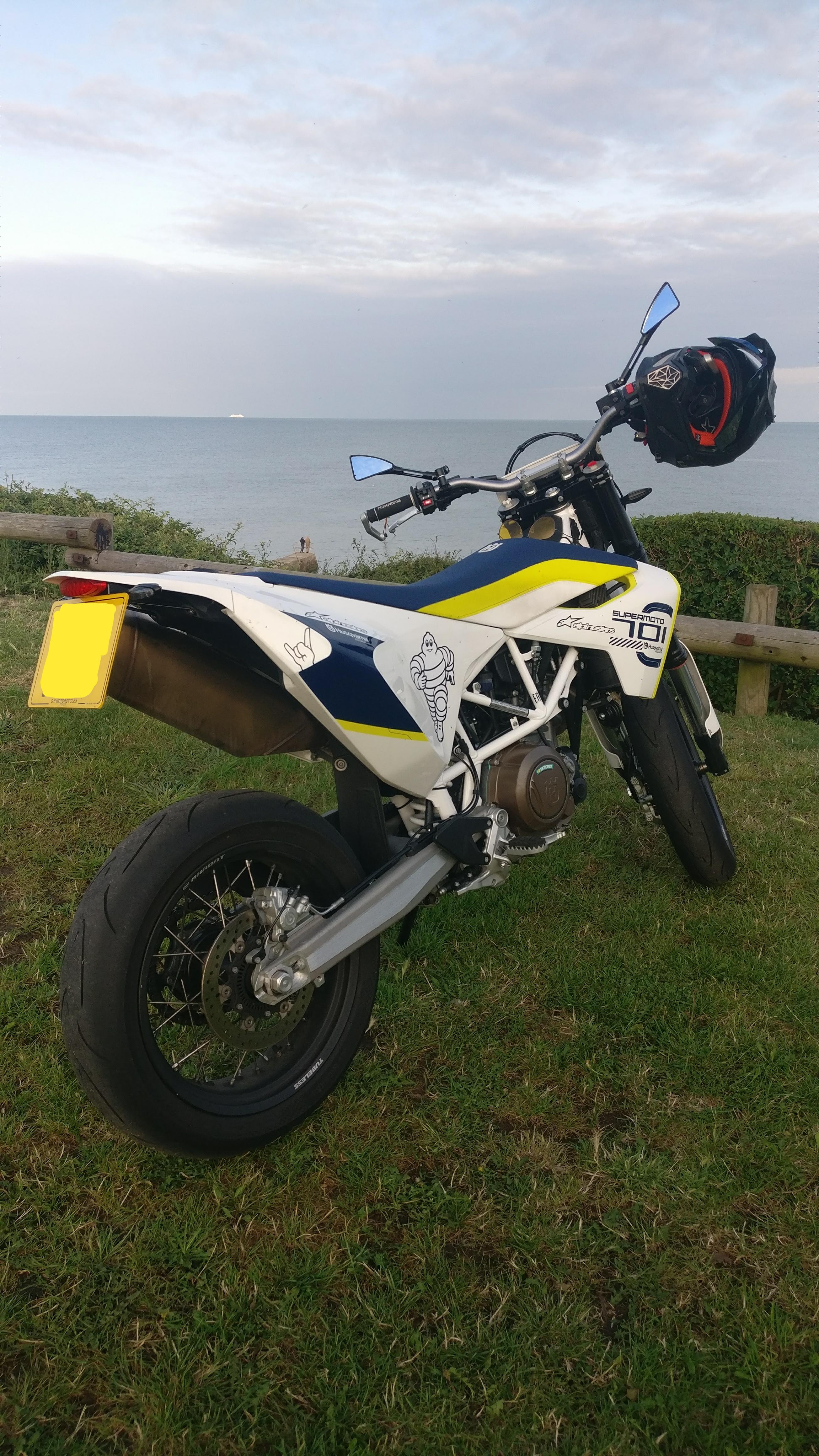 Why's this sub so dead? | Scrolller