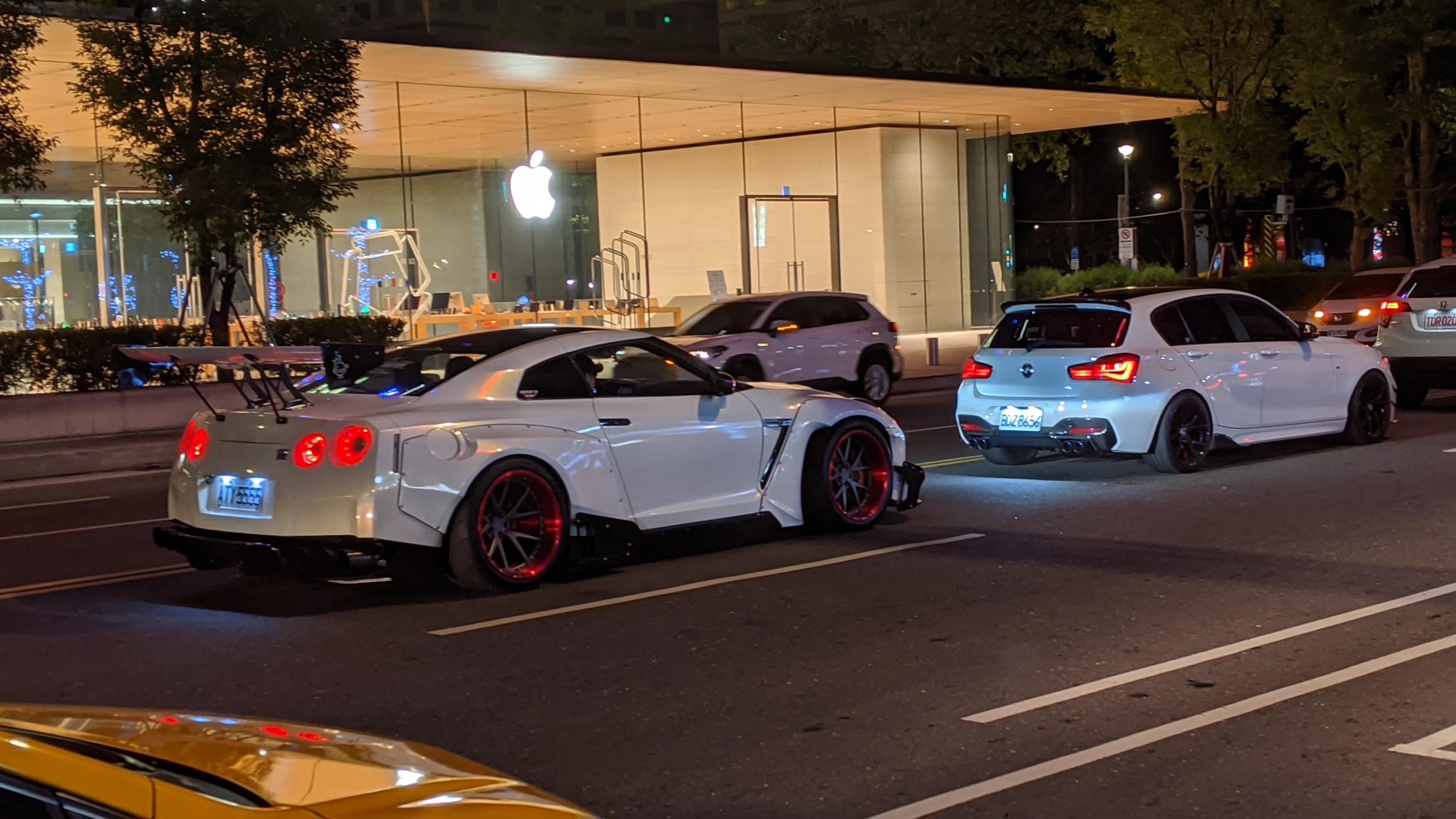 Wide body GTR | Scrolller