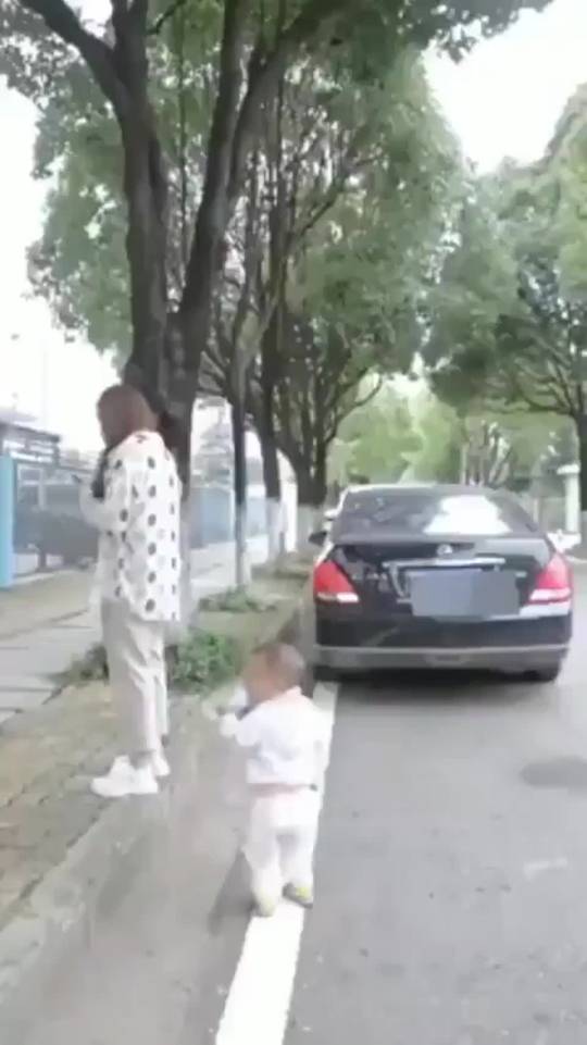 Wife bad, technology bad. | Scrolller