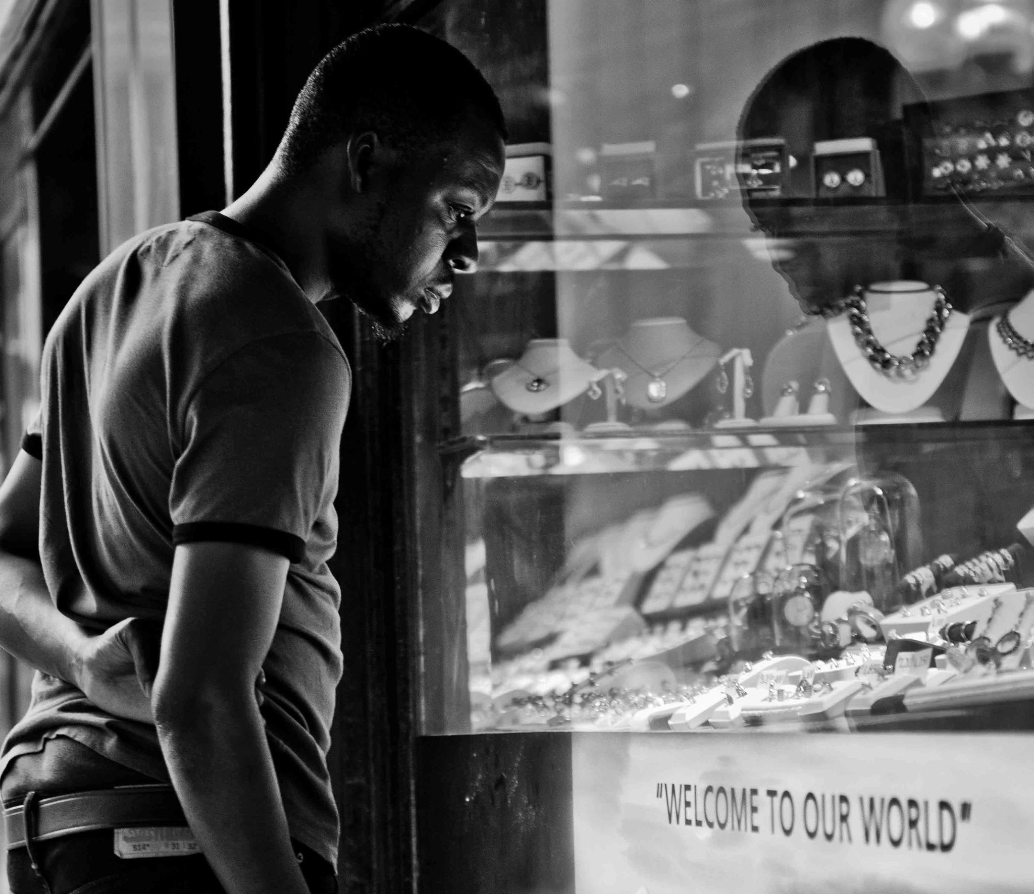 Window shopper | Scrolller