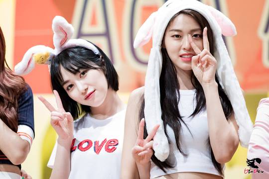 With hyun | Scrolller