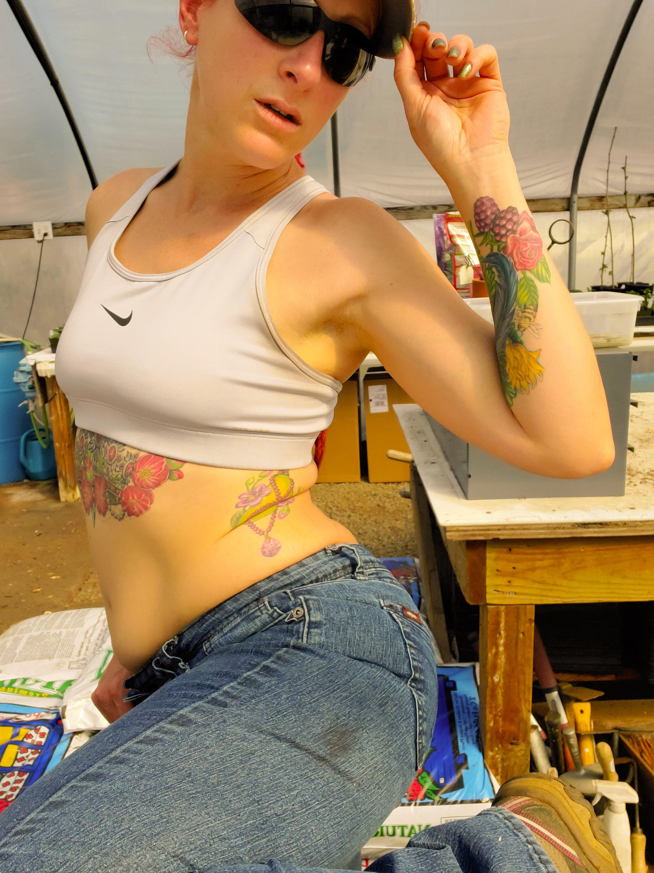 Work selfie [over 18] | Scrolller