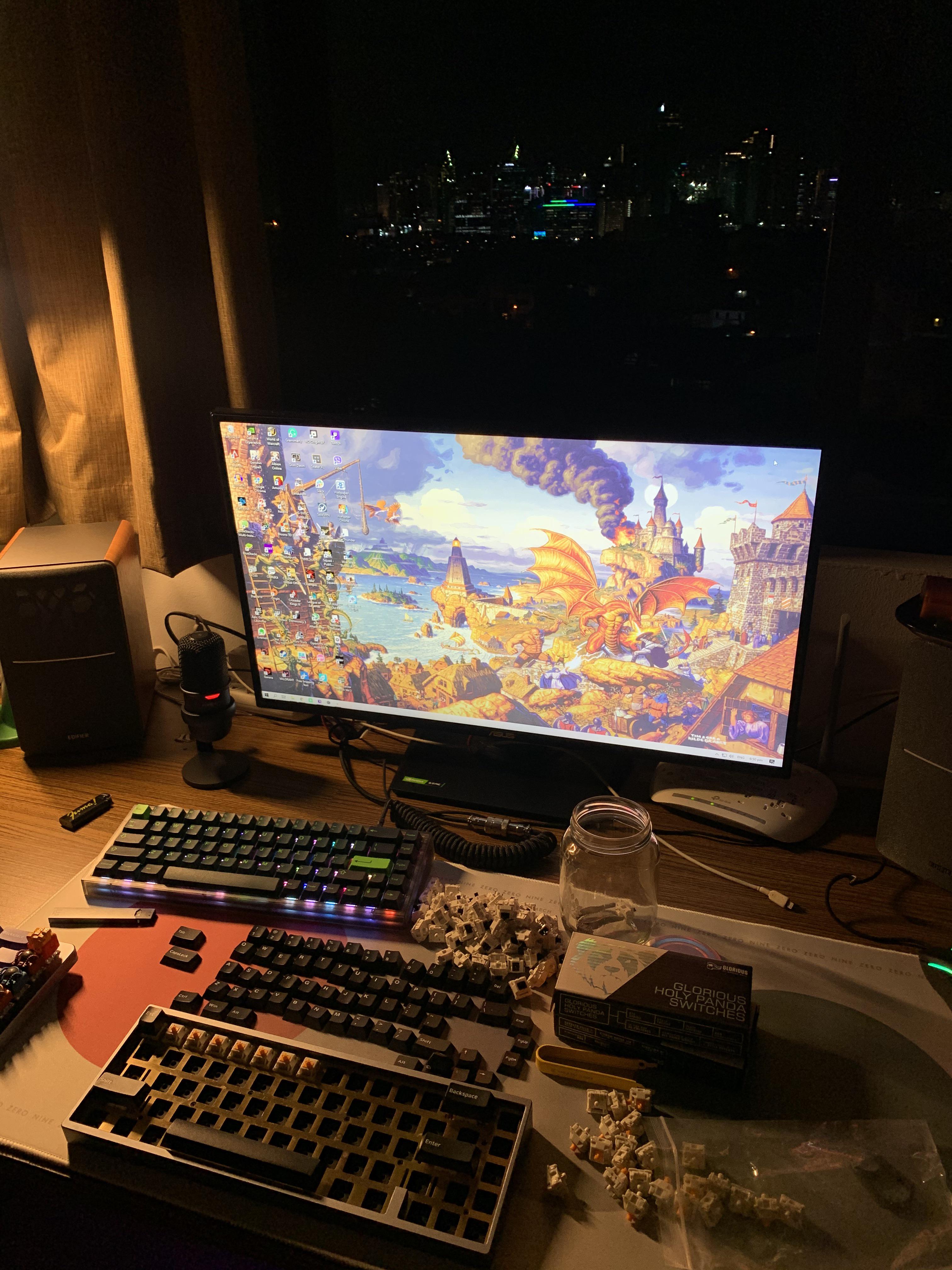 Workin' on keyboards 🌎 | Scrolller