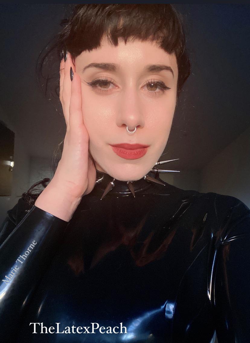 Worship, desire, repeat | Scrolller