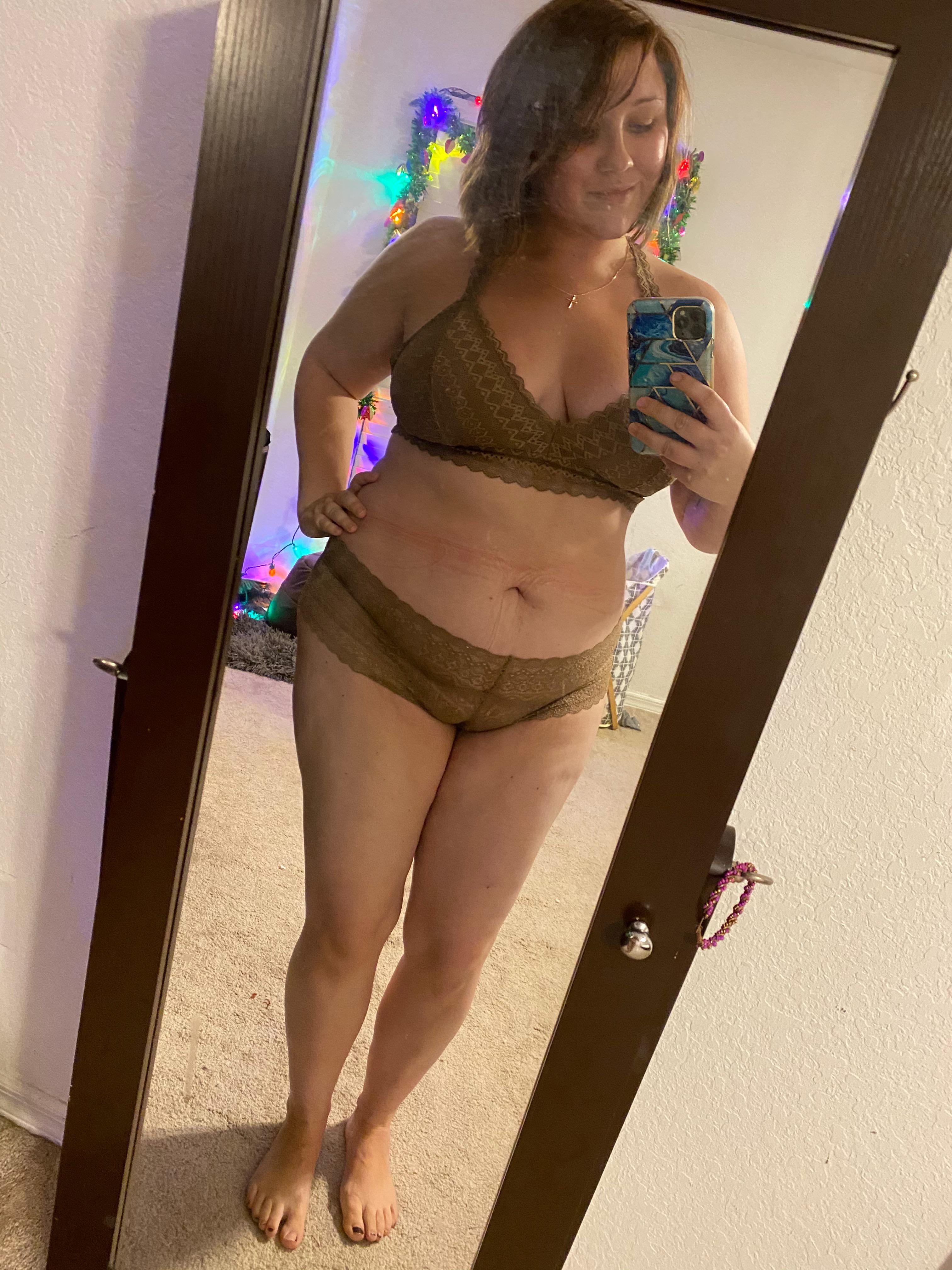 Would you bang a single mom? | Scrolller