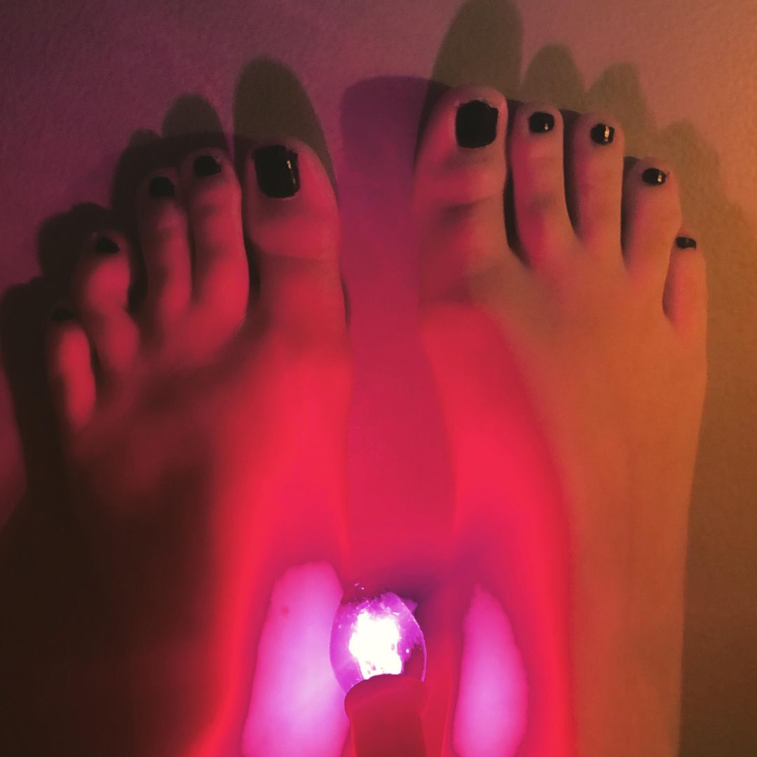 Would you kiss these in the mood lighting? | Scrolller