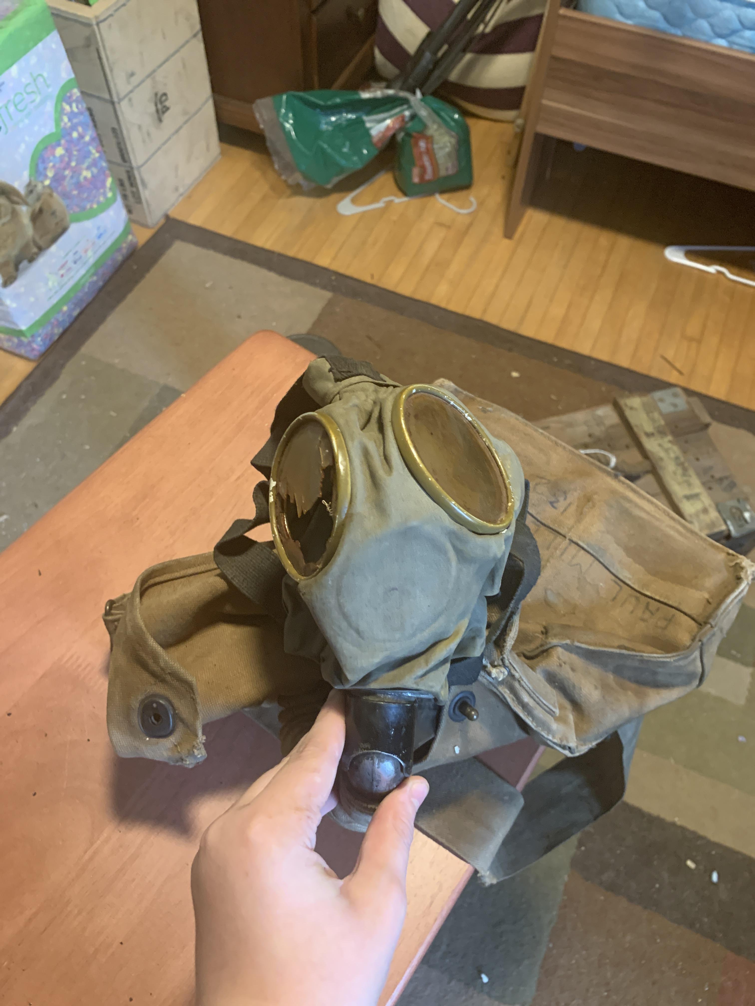 Ww1 British gas mask | Scrolller