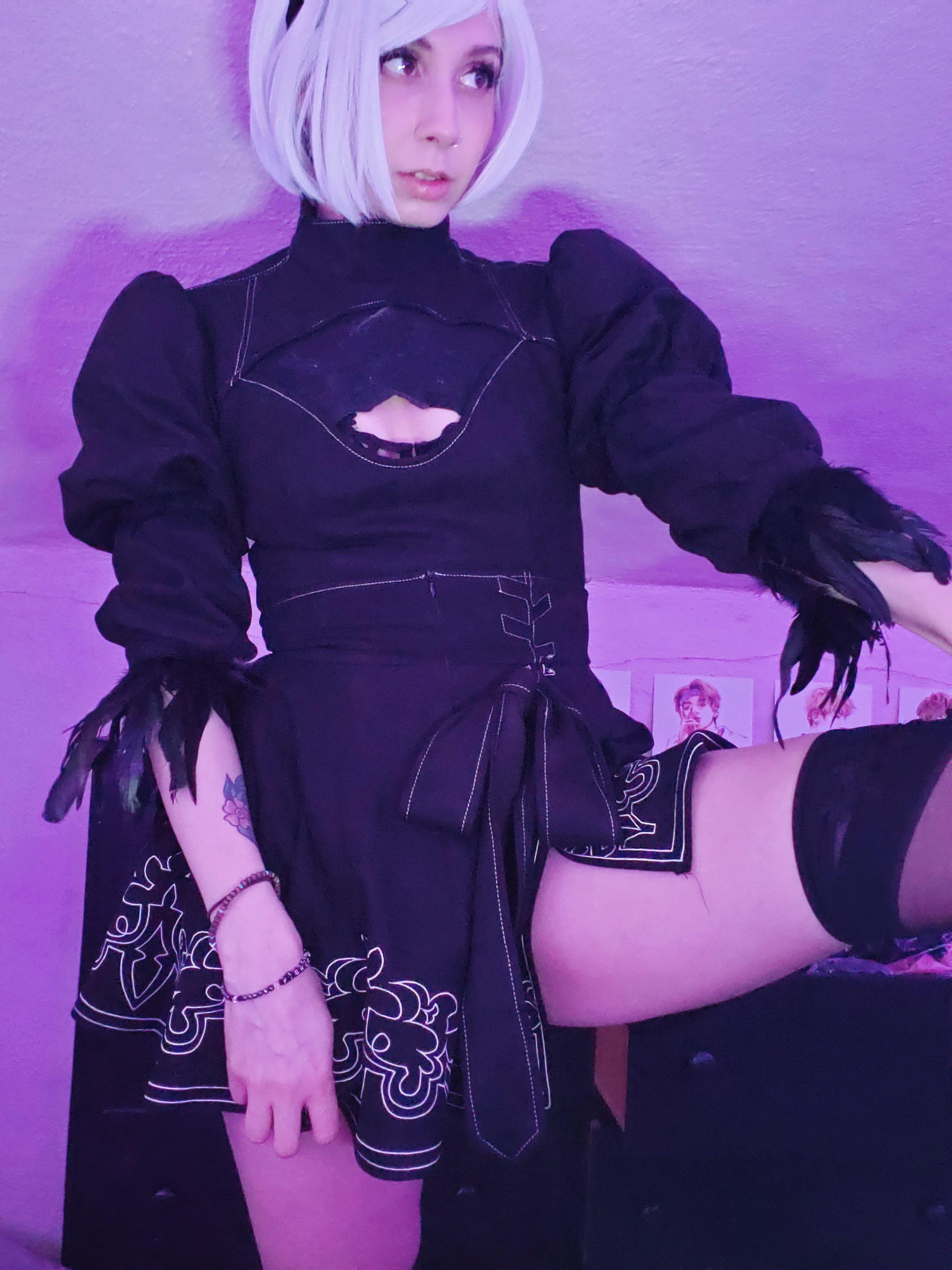 X_Raee as 2B | Scrolller
