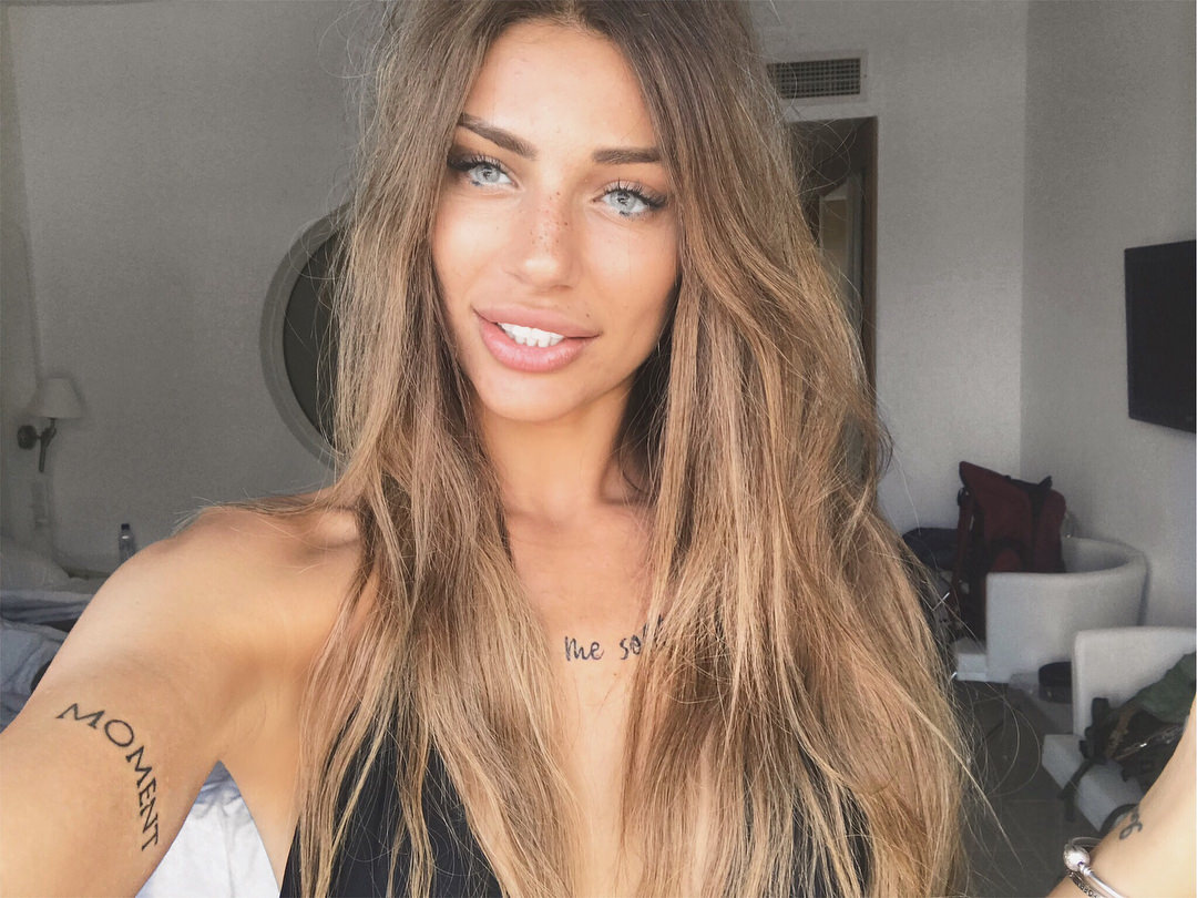 Yana Baramanski Aronov | Scrolller