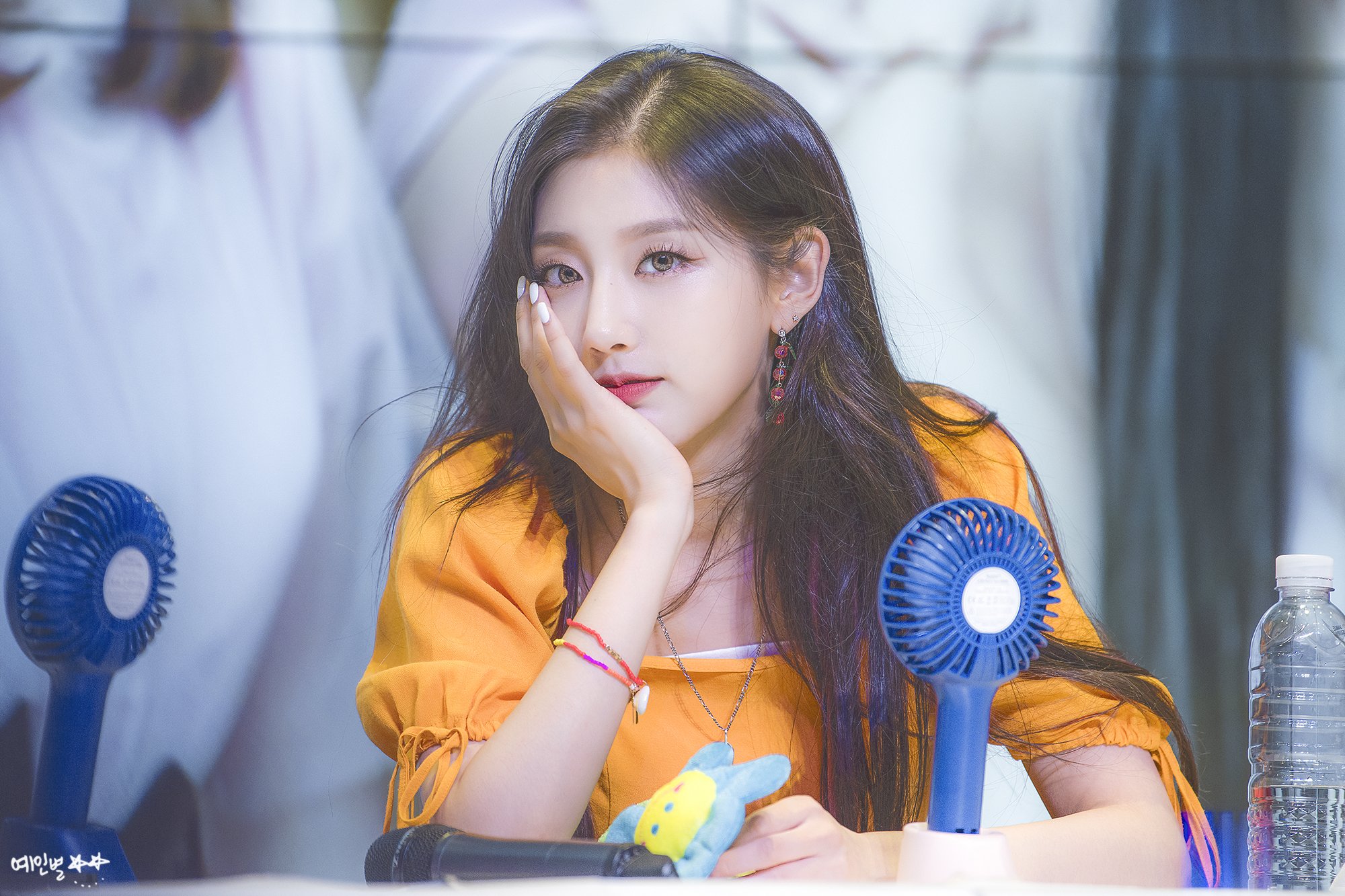 Yein gaze | Scrolller