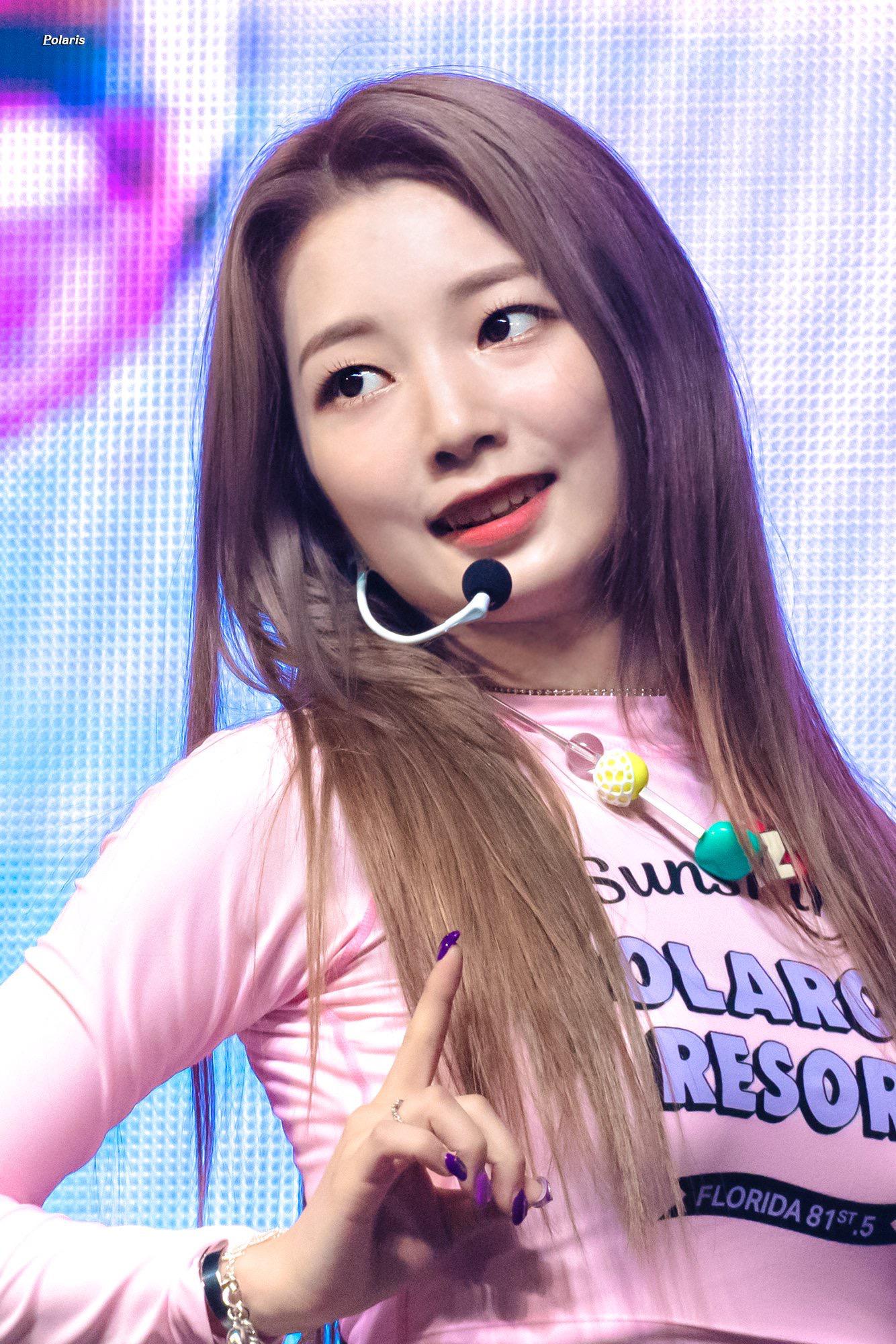 Yeonhee ! | Scrolller