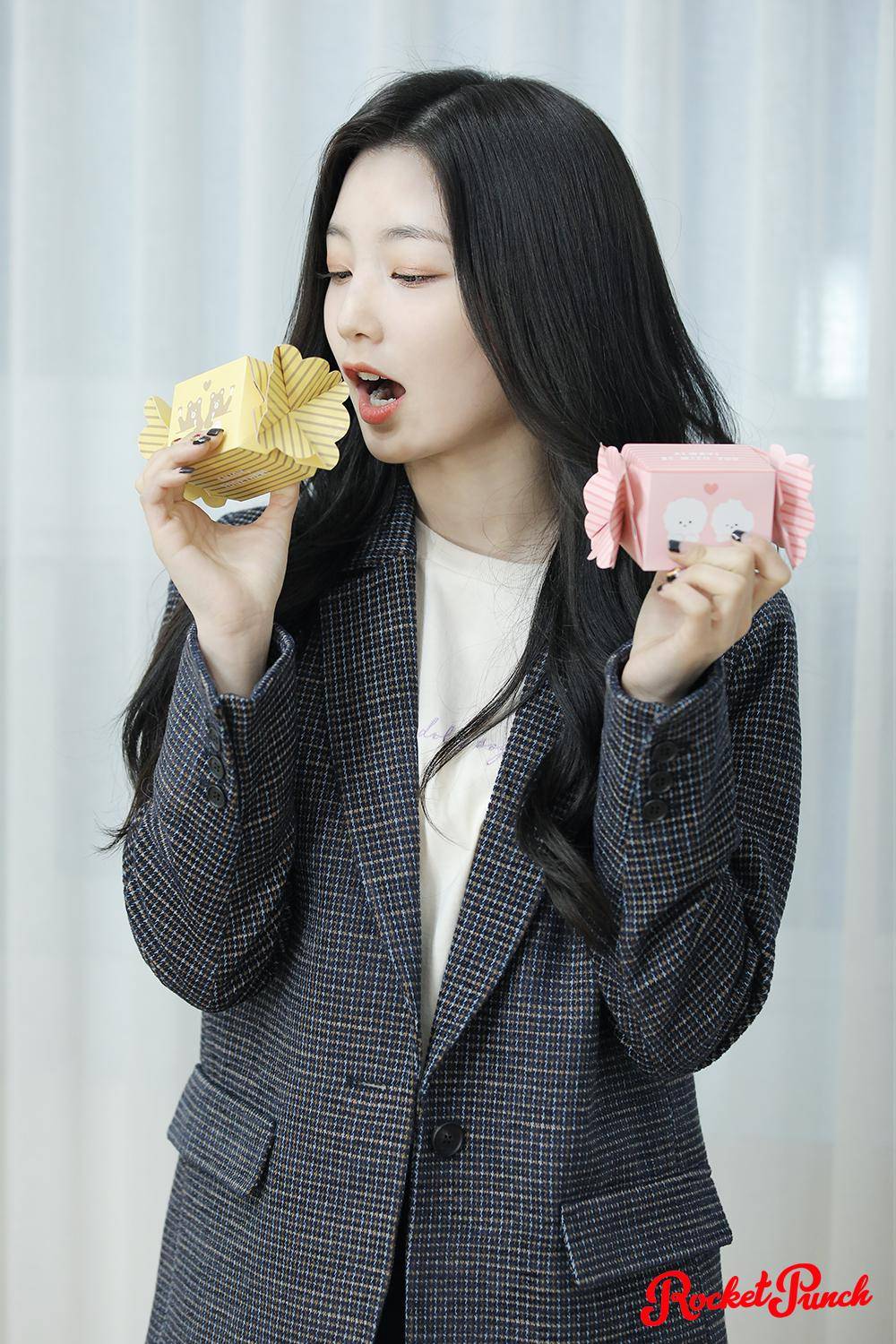 Yeonhee prizes | Scrolller