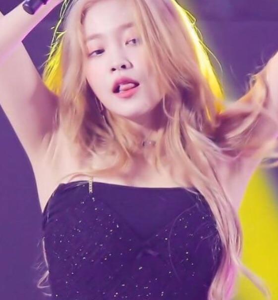 Yeri armpit lines (Red velvet) | Scrolller