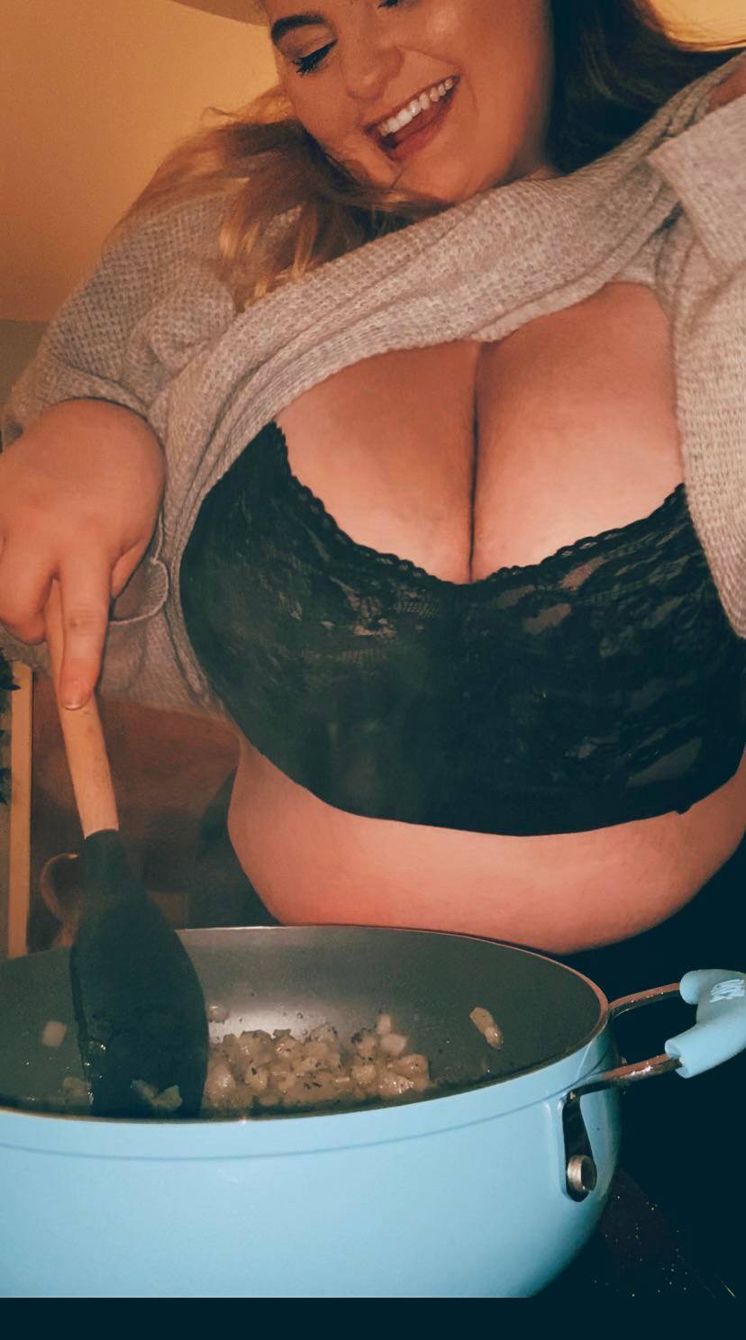 Yes I do the cooking 🍳 | Scrolller