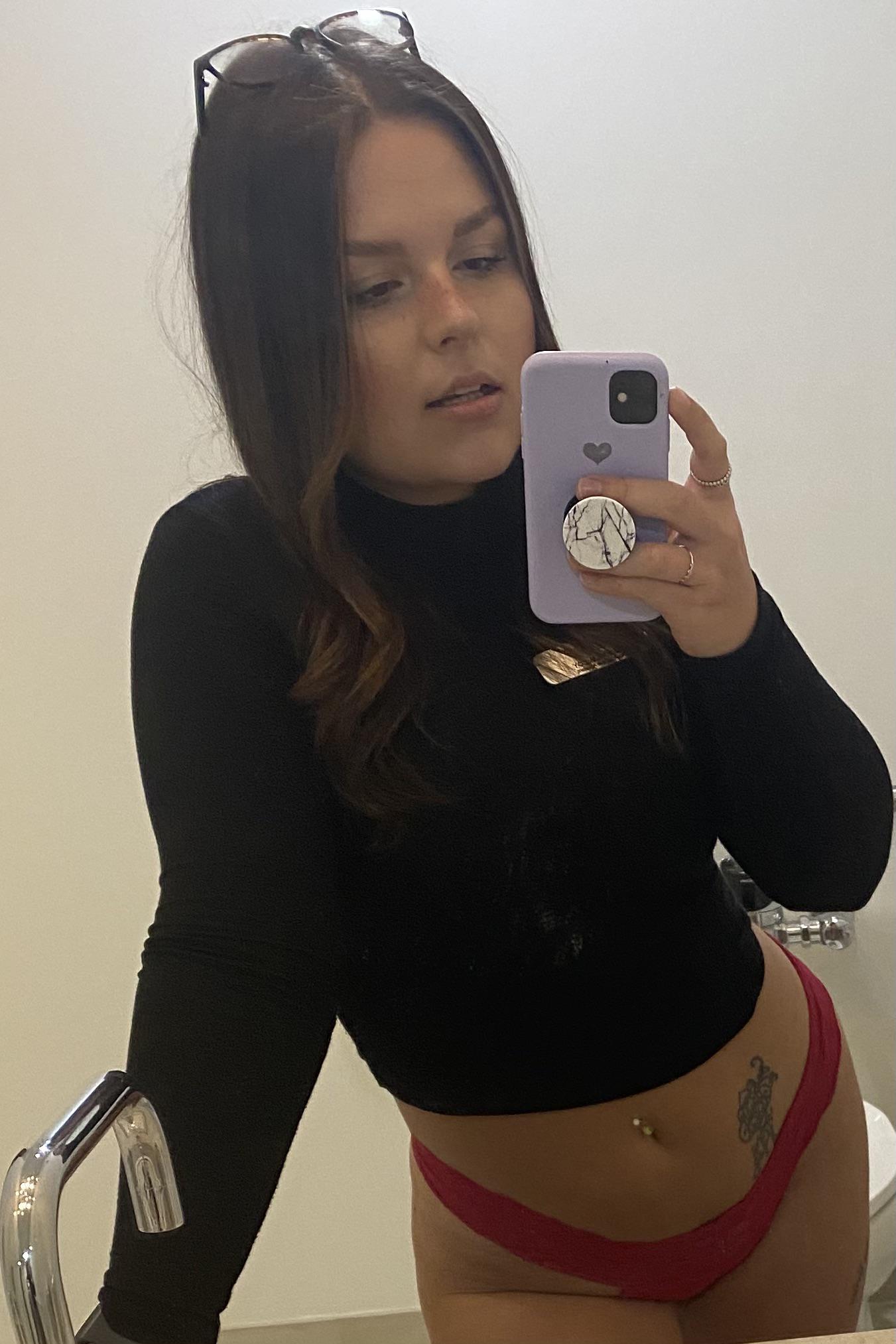 Yesterday’s work selfie 😋 (18+) | Scrolller