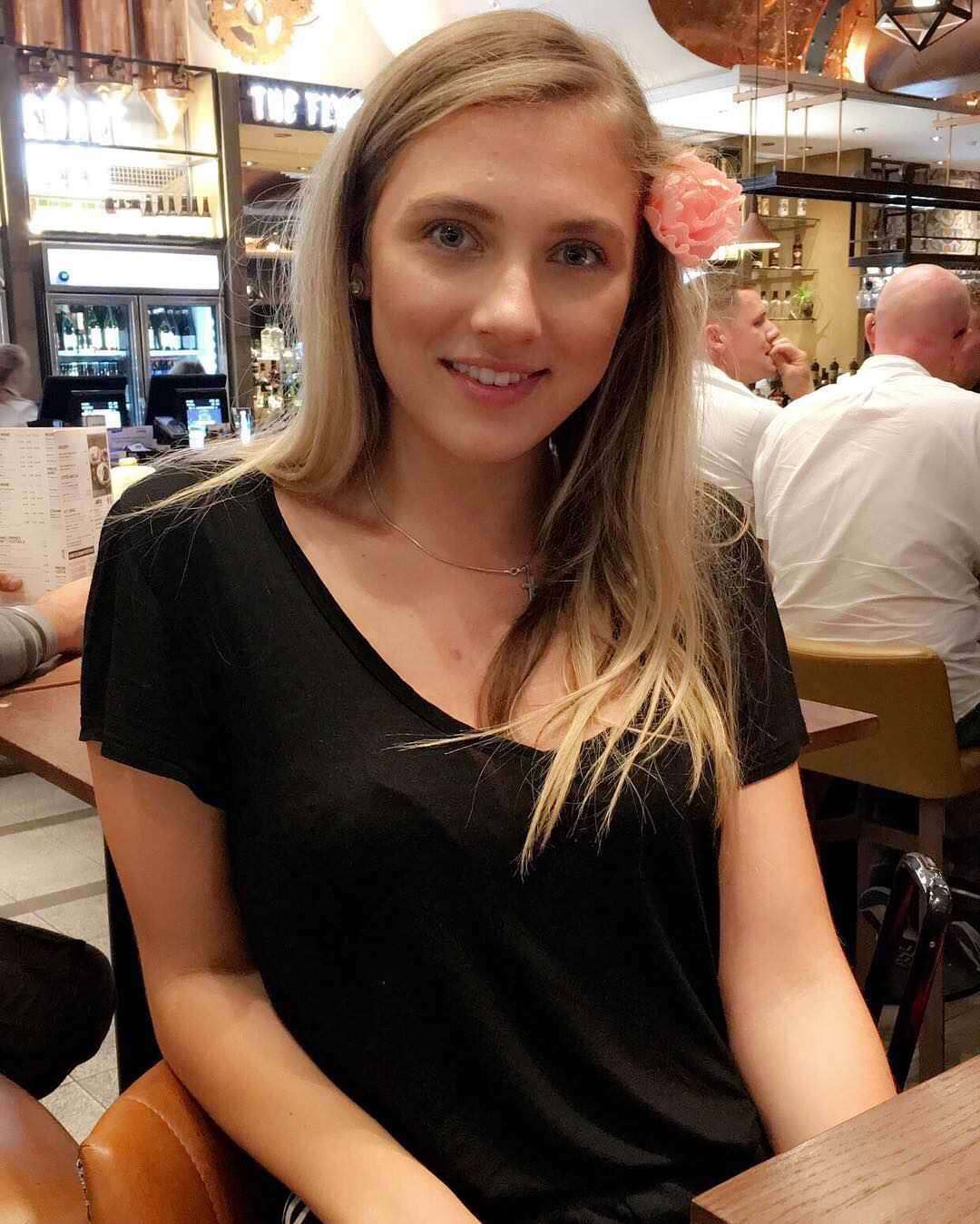 You can see it a little bit | Scrolller