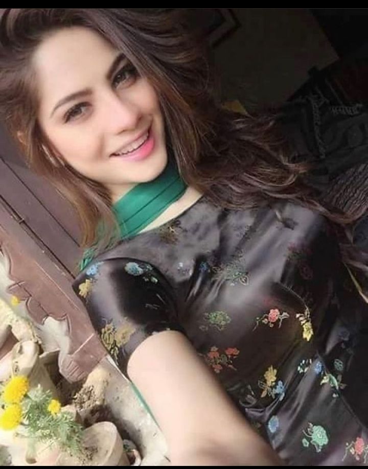 You can't change my mind she's the most beautiful and Randi actress. Iska gora jissam and her ...