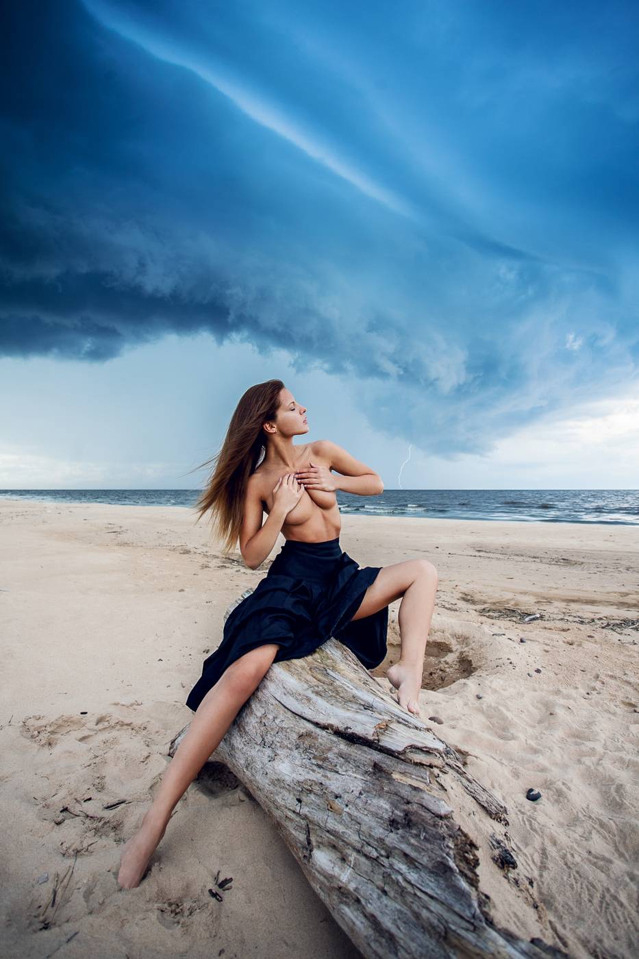 Yulia Zubova aka Julia Zu | Scrolller