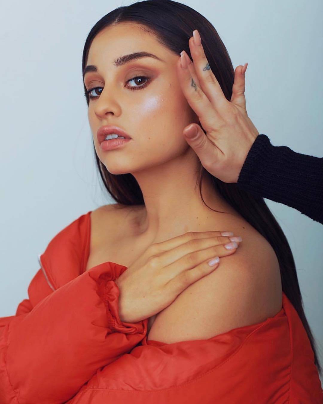 Yvette Monreal | Scrolller