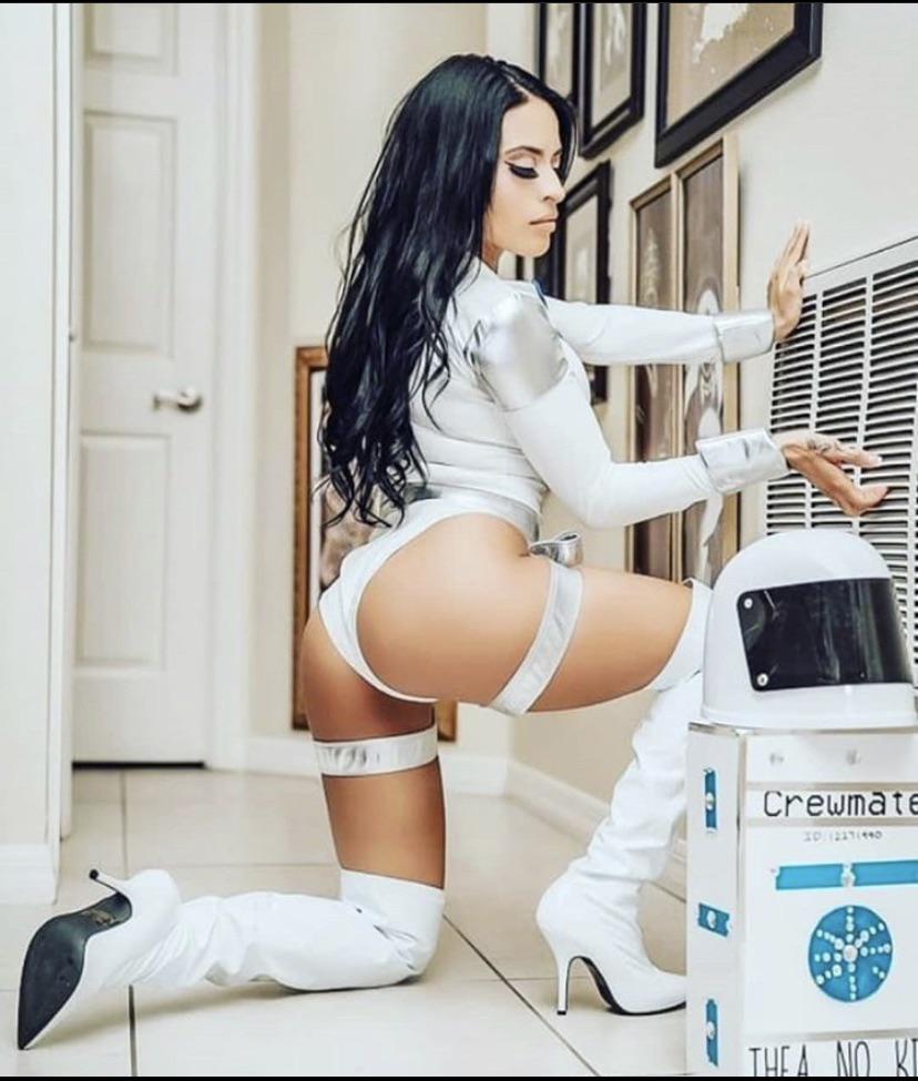 Zelina’s amazing ass | Scrolller