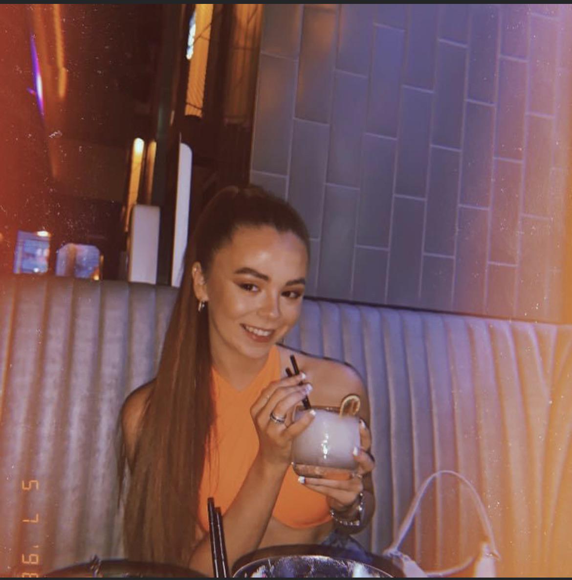 10/10 uni girl | Scrolller