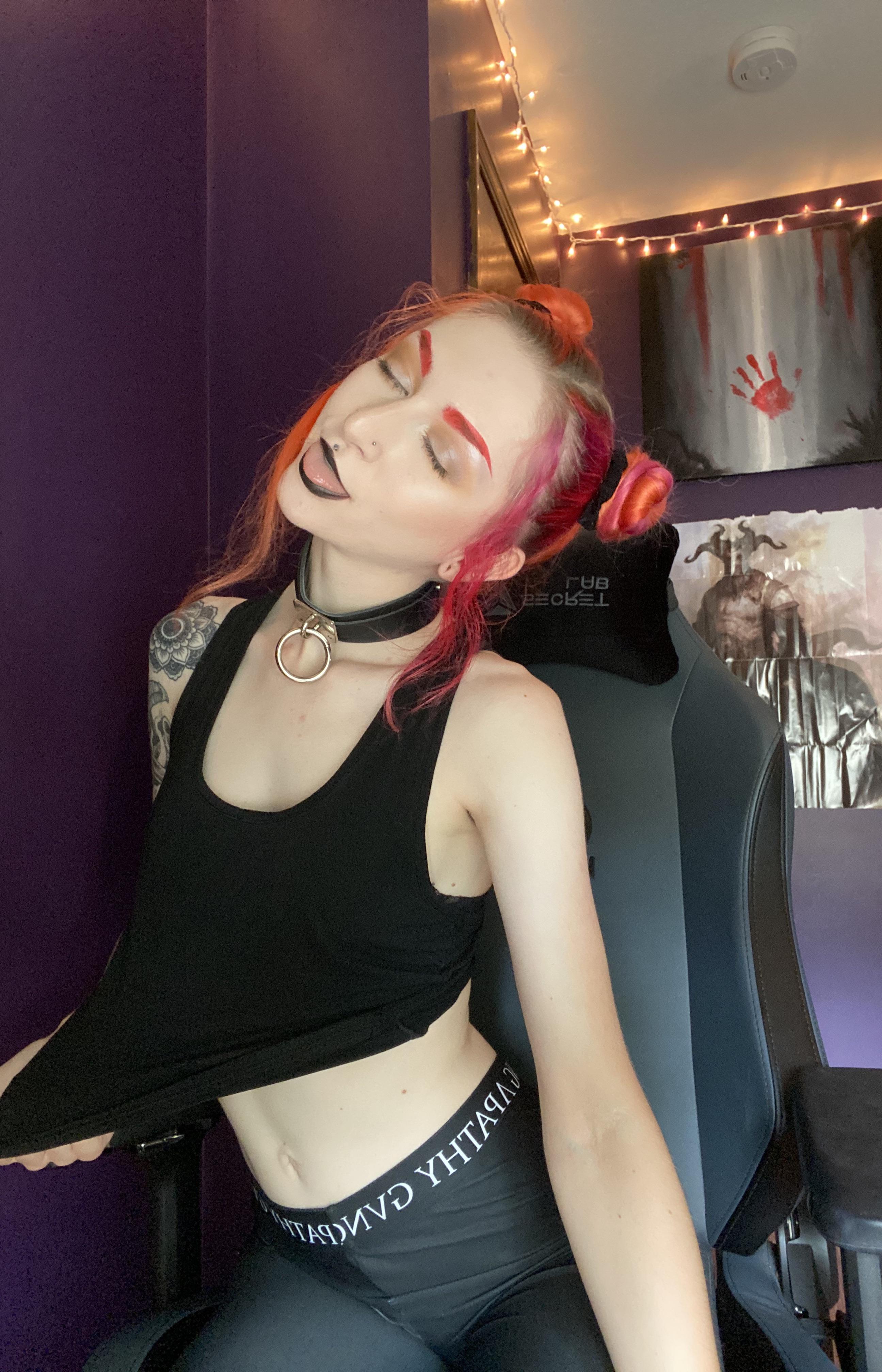 bratty girl 😛 | Scrolller