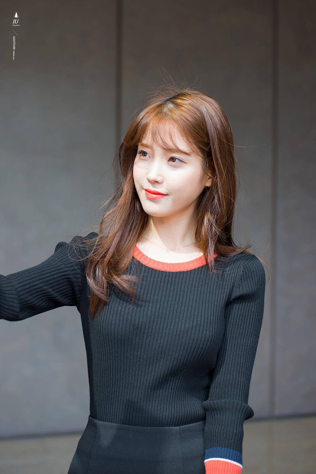 160921 IU | Scrolller