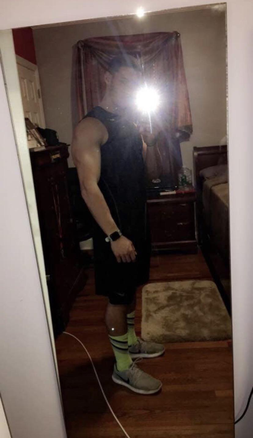 [18] genuine straight guy, obsessed with getting attention from horny gays, hmu on kik ...