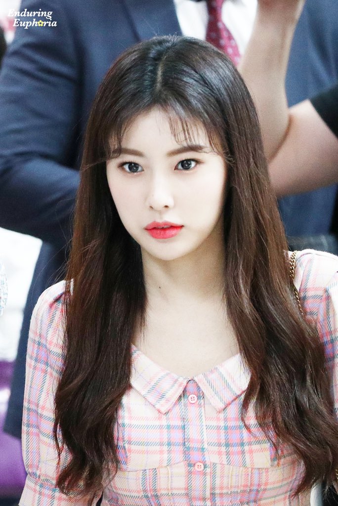 180814 Fansite: @euphorbiz_yn // Hyewon | Scrolller
