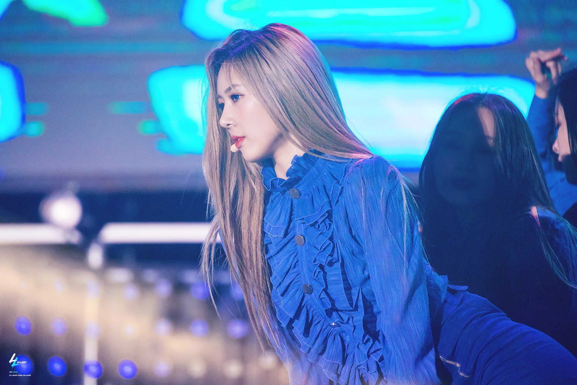 180825 Yoohyeon | Scrolller