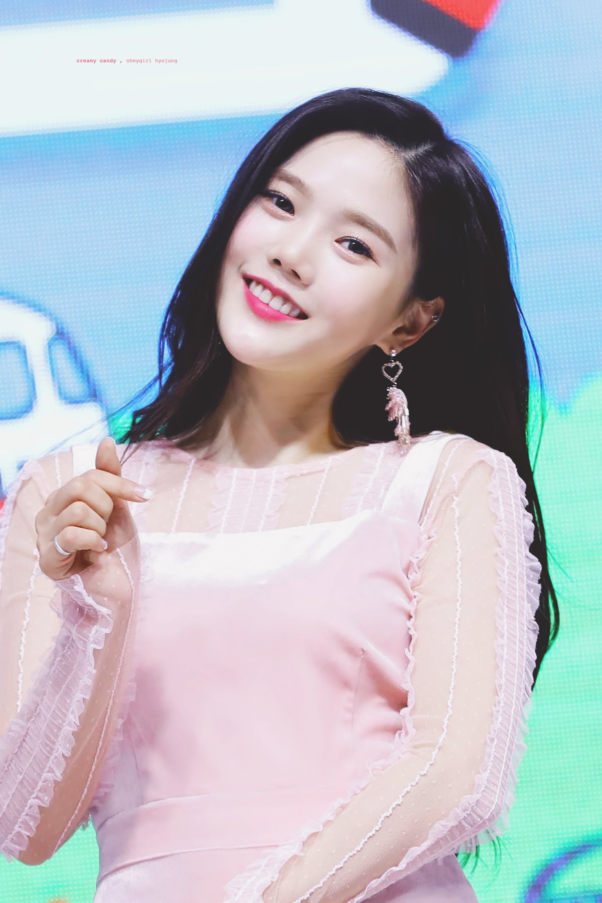 181003 Hyojung | Scrolller