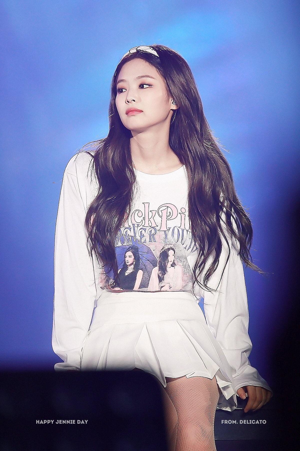 181110 / 181111 Jennie | Scrolller