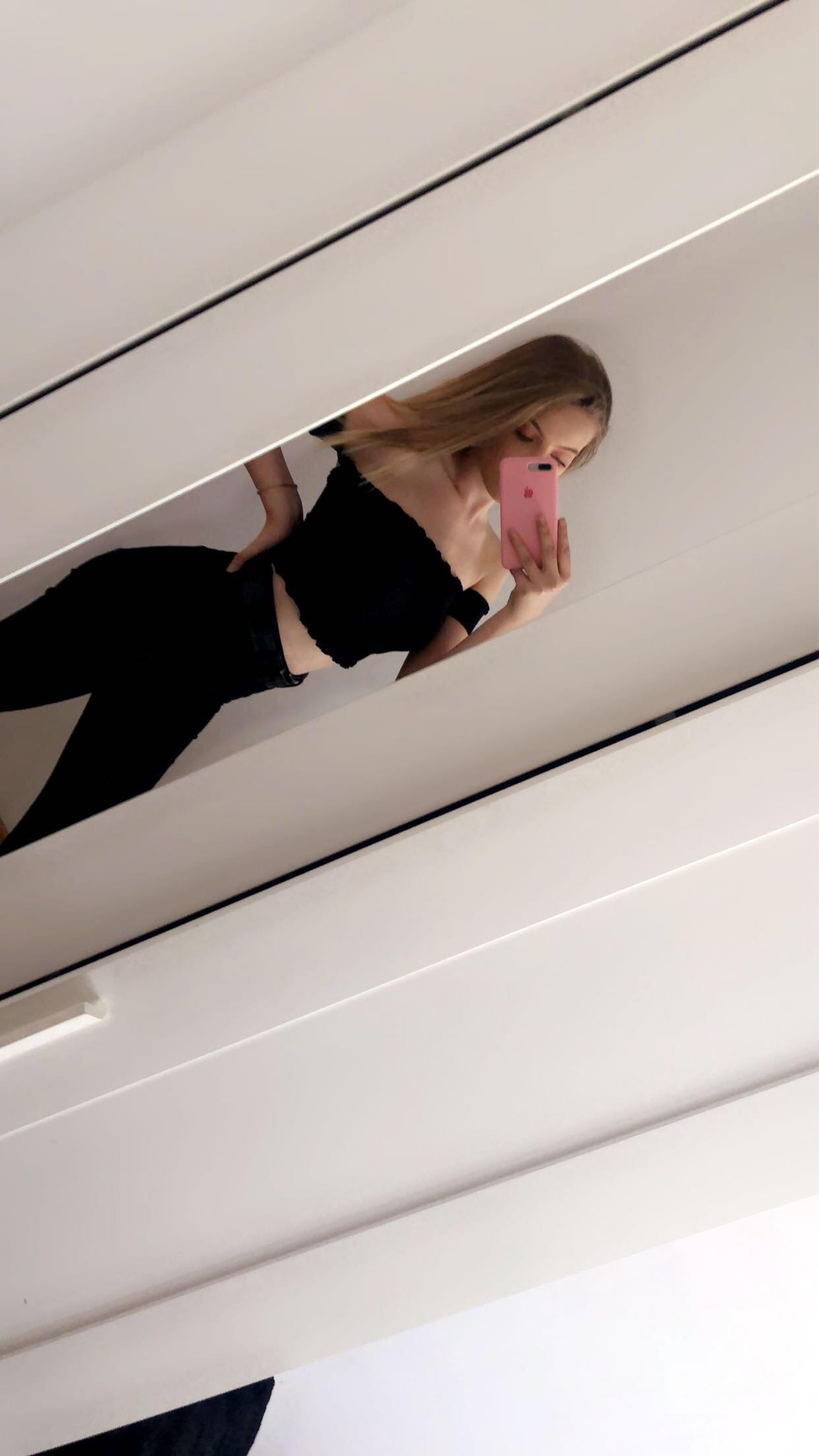 18yo, 165cm height, 55kg weight, looking for rich BBC. Able to travel. Also want to try porn so ...