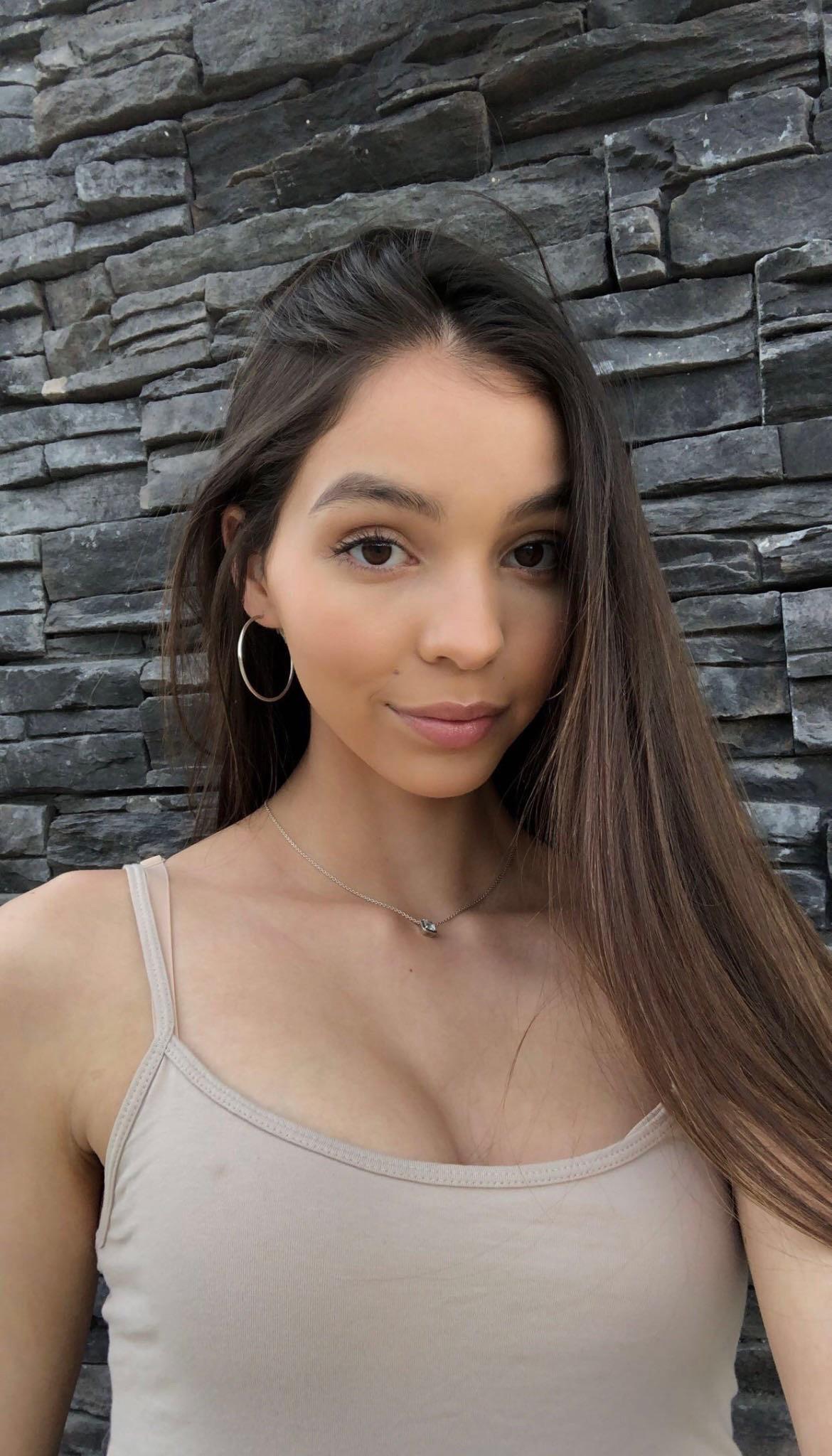 19 yr old sis | Scrolller