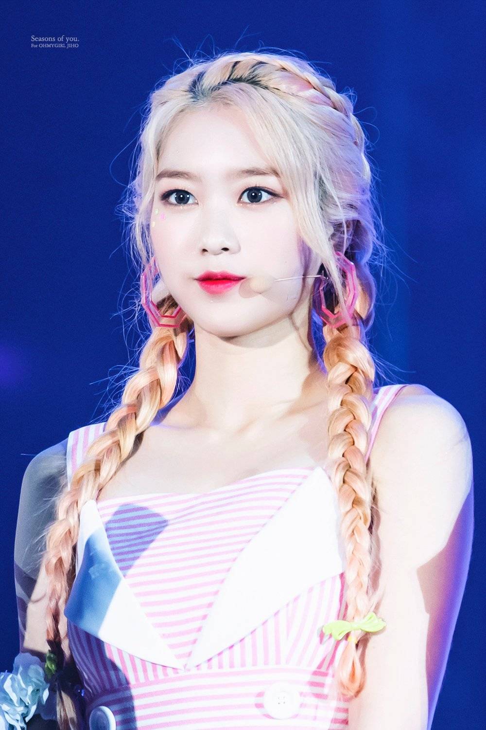 190822 Jiho | Scrolller