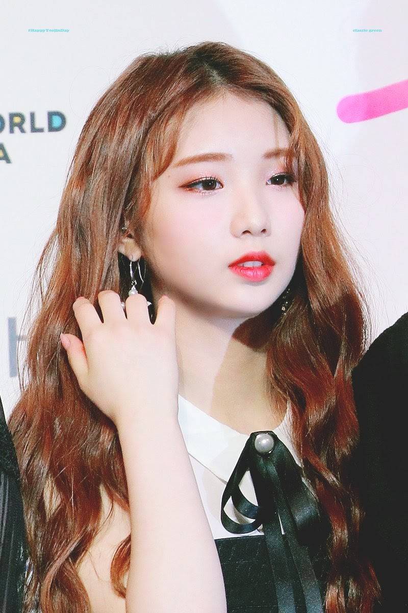 190822 Yeojin by Classic Green | Scrolller